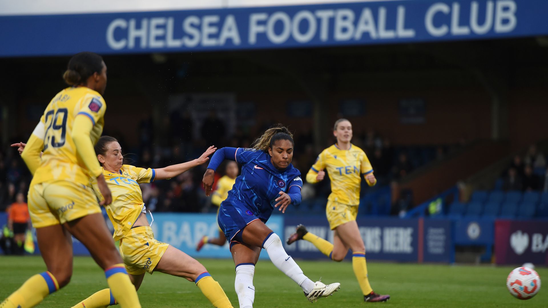 WATCH: Catarina Macario doubles Chelsea’s lead over Crystal Palace! 2-0!