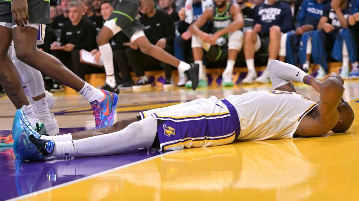 LeBron James caught flopping with eye movements has fans going crazy