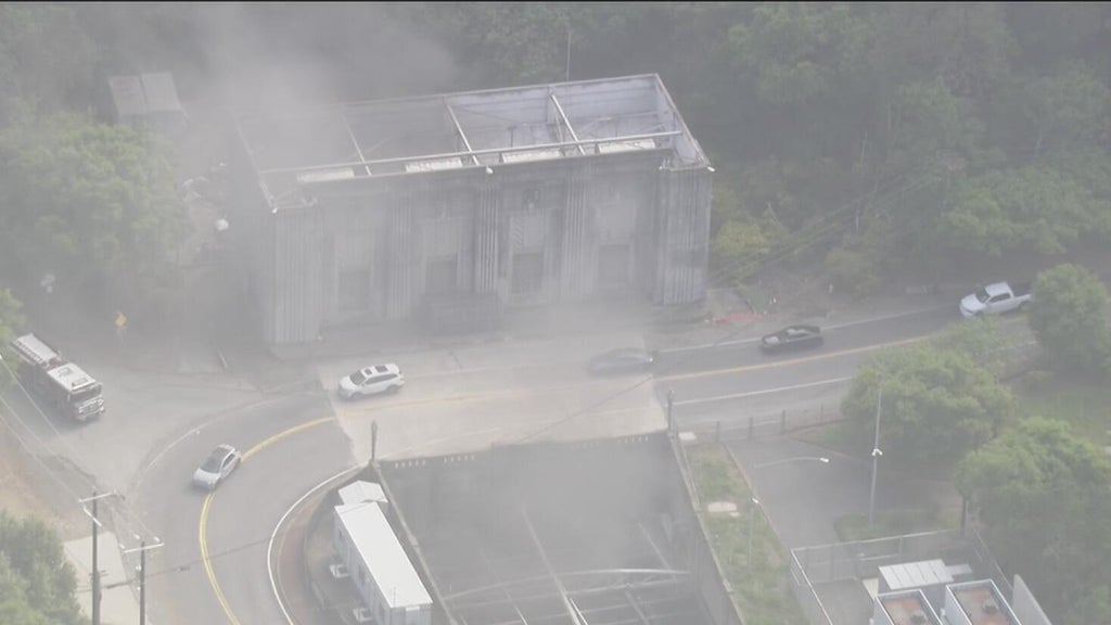 Vehicle fire in eastbound bore of Caldecott Tunnel extinguished; lanes ...