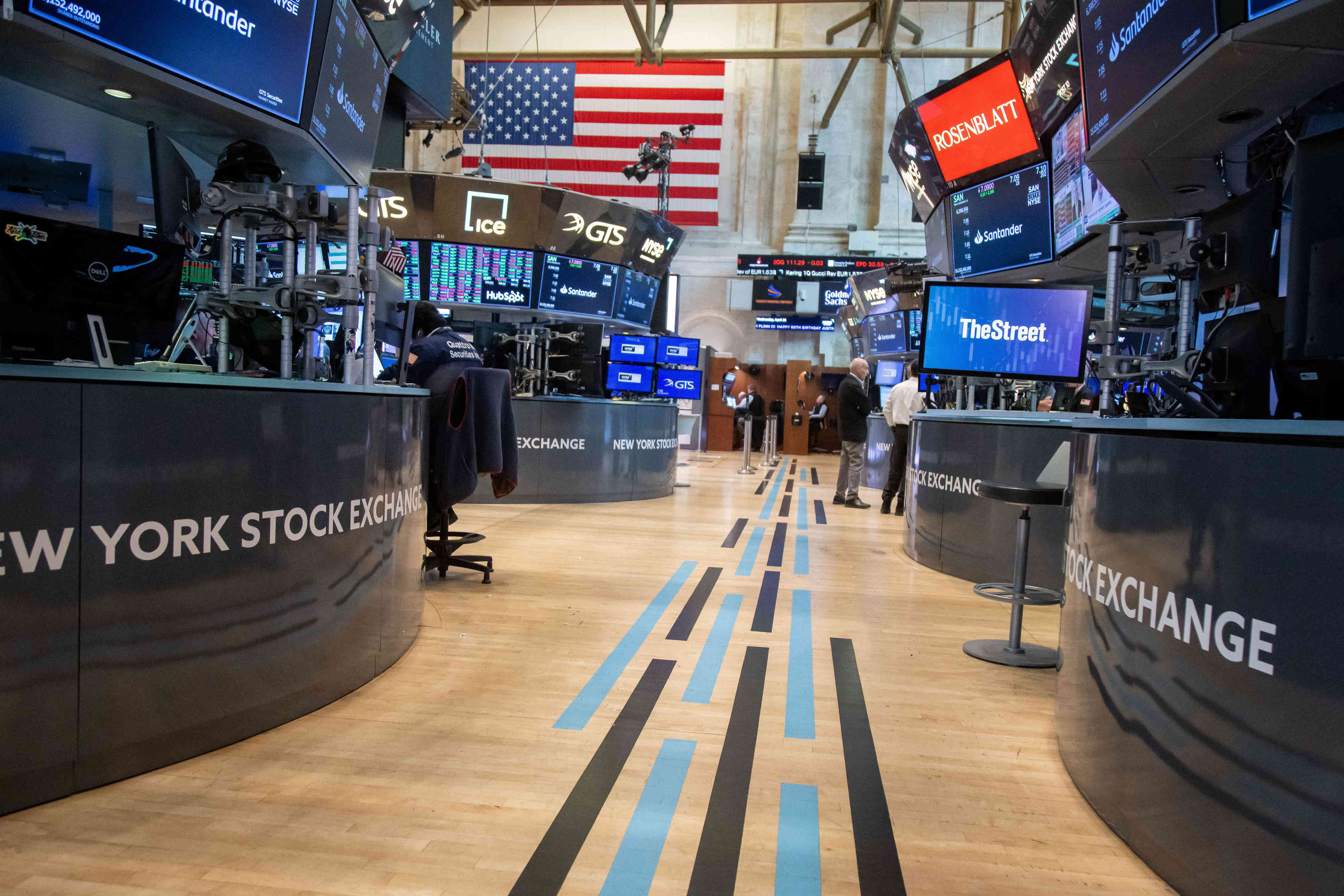 S&P 500 Gains and Losses Today: Tech Stocks Jump as Trump Softens ...