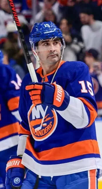 NHL’s All-Time hits leader Cal Clutterbuck waves Goodbye After 17 Seasons