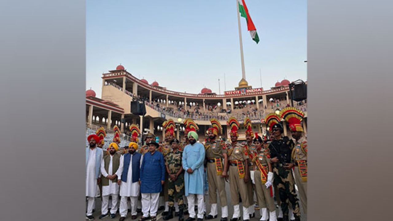 Passenger flow, trade come to a halt as govt shuts Attari