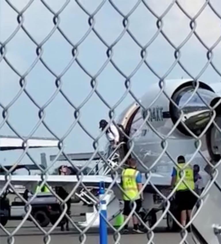 Eco-warriors AOC, Bernie Sanders took $15K-per-hour private jet to ...