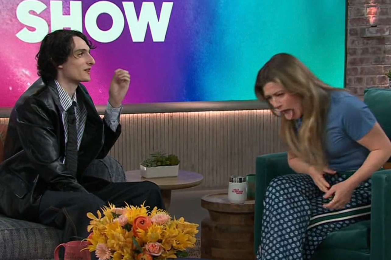 Kelly Clarkson Tells Finn Wolfhard All About Her “Horrible” First Kiss ...