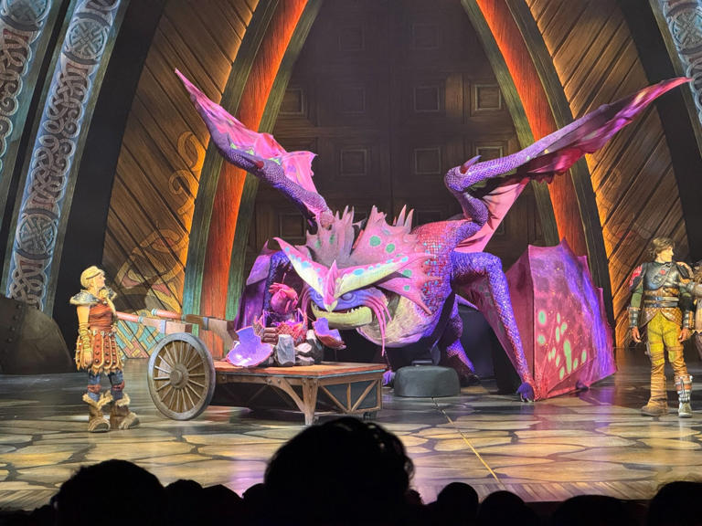 PHOTOS, VIDEO: 'The Untrainable Dragon' Stage Show at How to Train Your ...