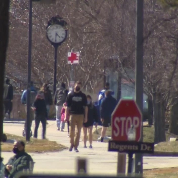 Hundreds of schools condemn Trump's "political interference"