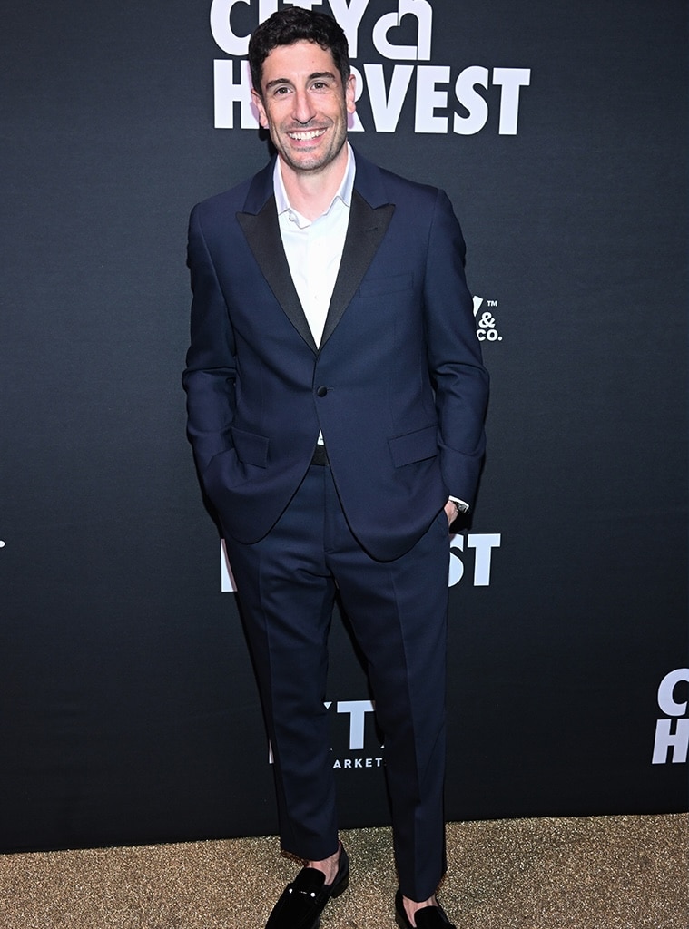 Jason Biggs Details Getting Cocaine From Trash Can Amid Addiction
