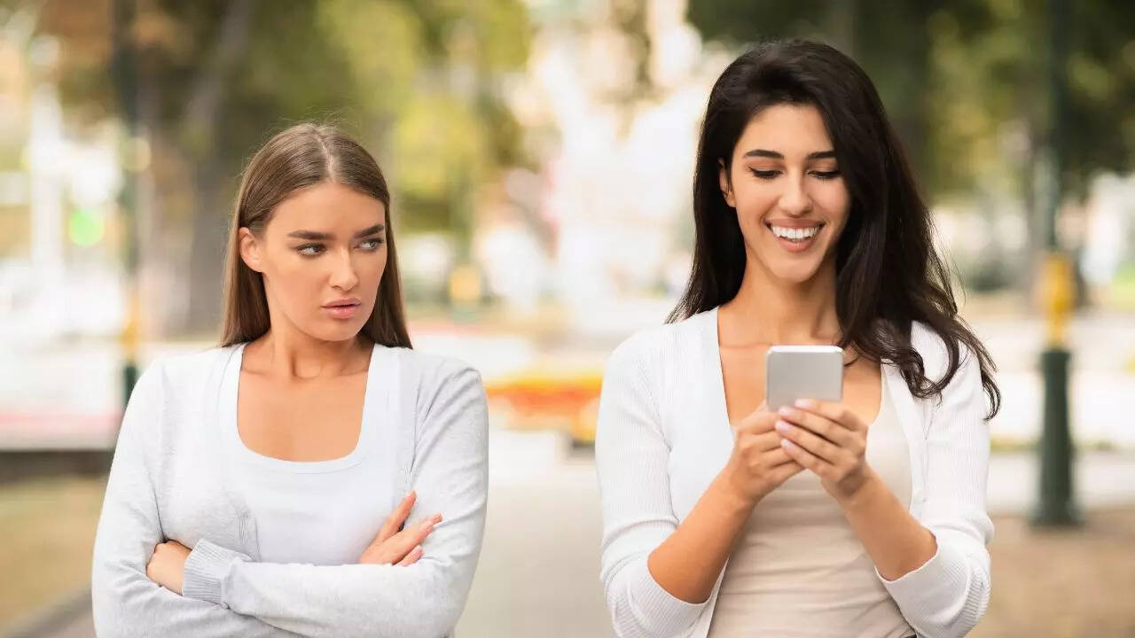 How to spot a toxic co-worker, as per psychology