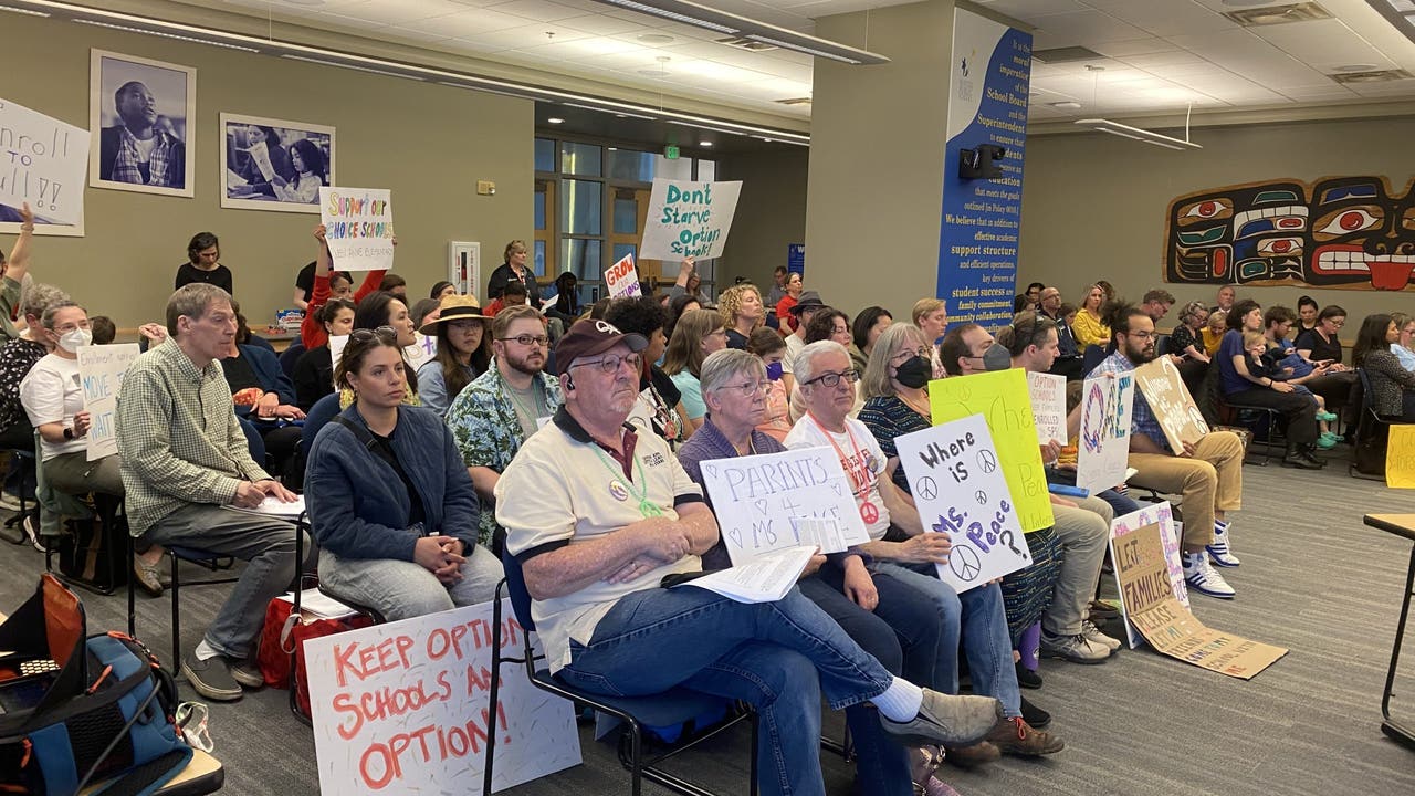Parents pack Seattle Public Schools meeting to protest student ...