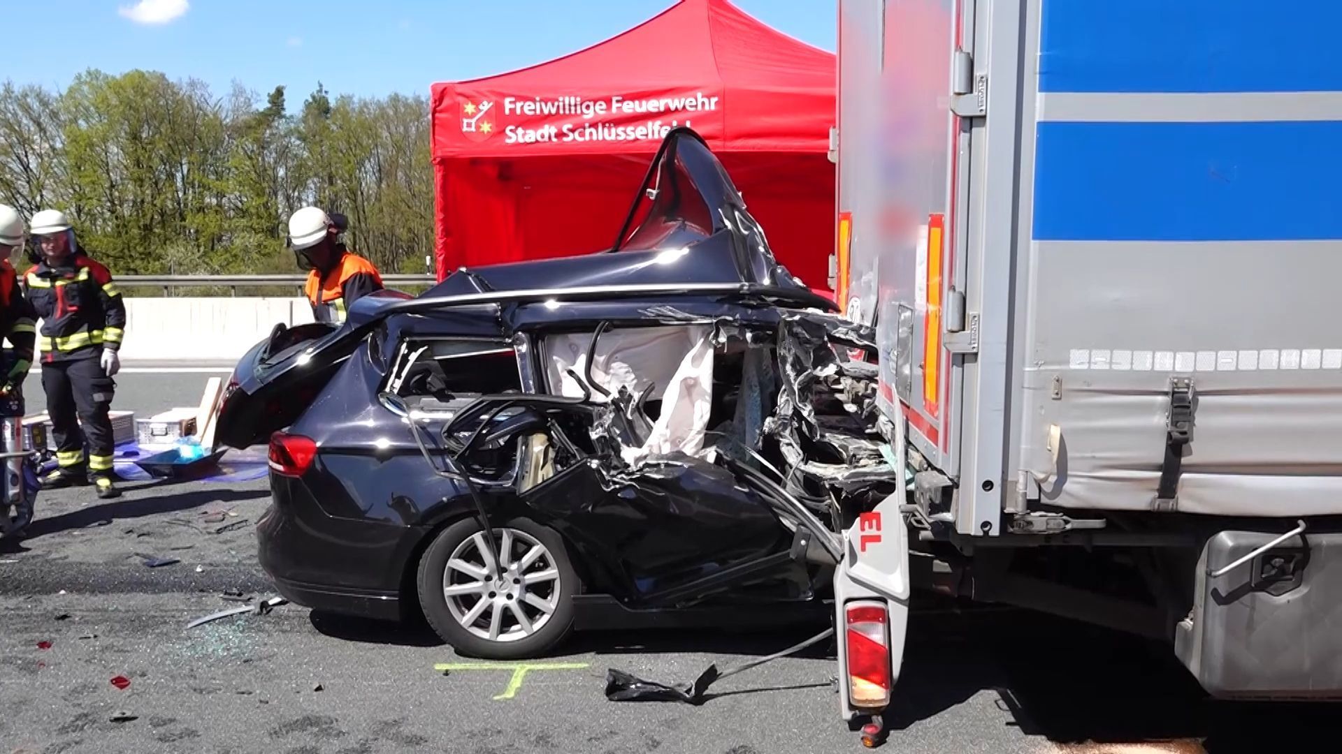 Tödlicher Unfall auf der A3 bei Erlangen-Höchstadt - Stundenlange Bergung