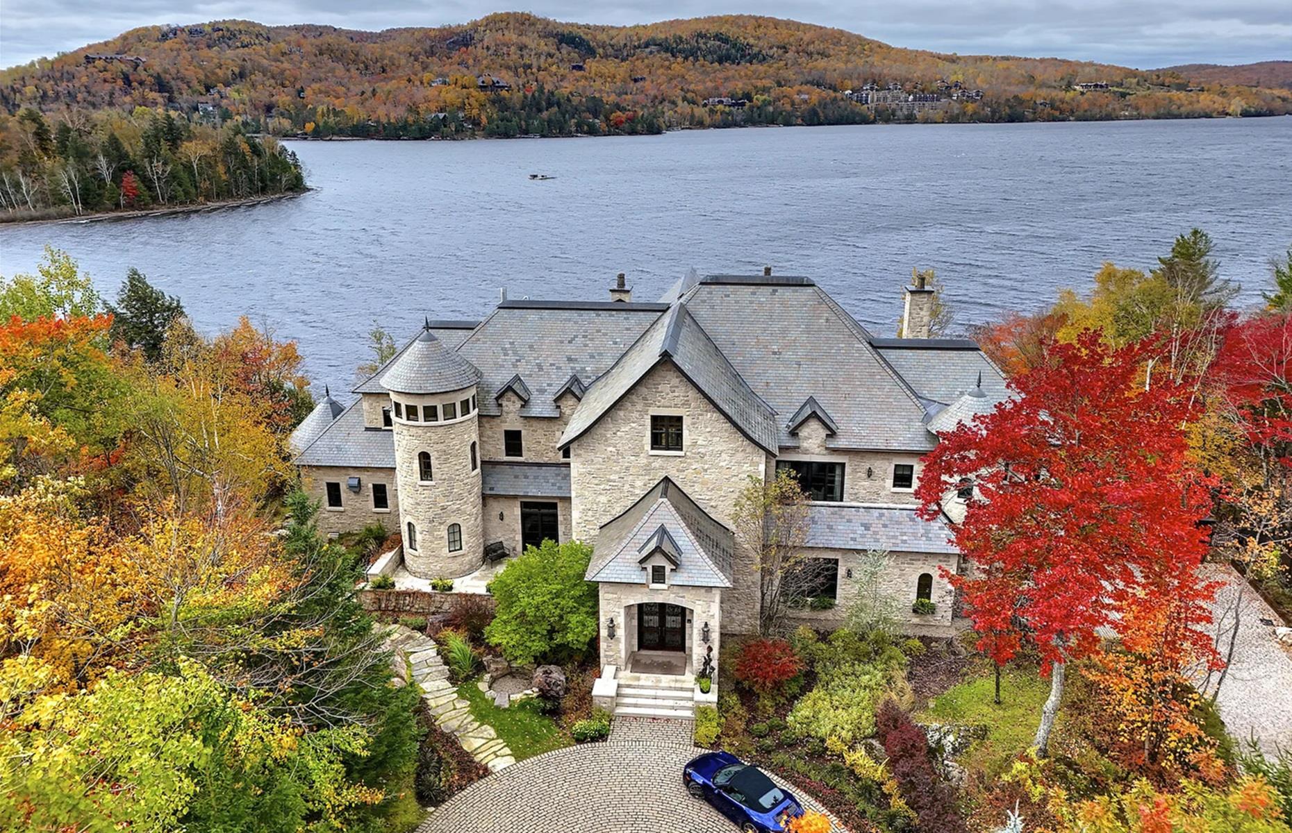 11 beautiful homes sitting on the world’s best lakes