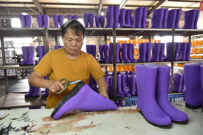 No Clear Path on Reciprocal Tariffs Leaves Footwear Firms in The Dark