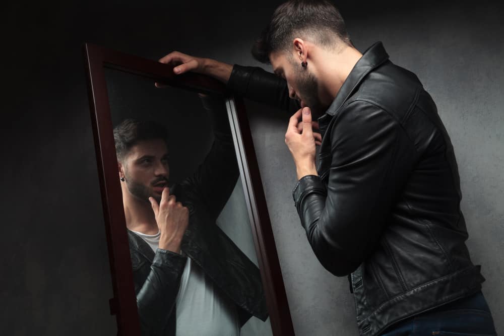 10 Tricks, mit denen Narzissten reagieren, wenn ihre Maske fällt