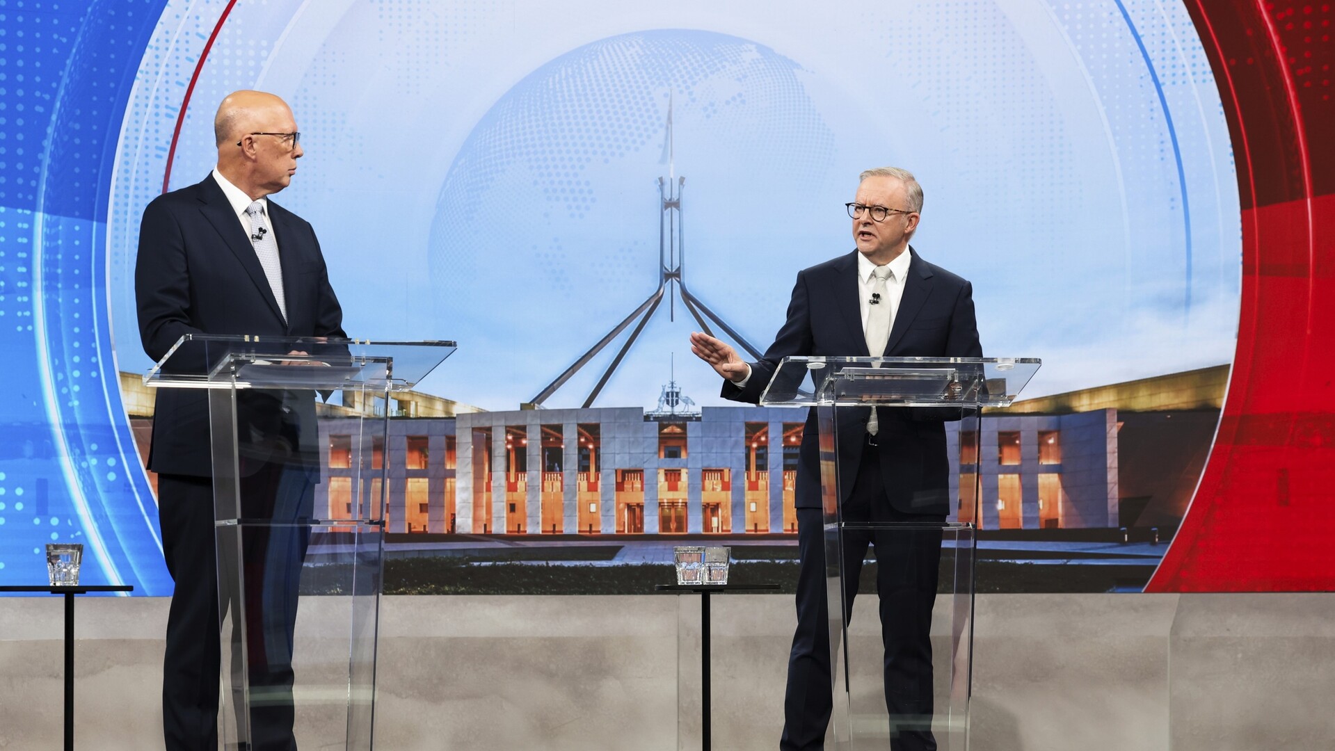 Australia to 'stick with the status quo', according to new poll