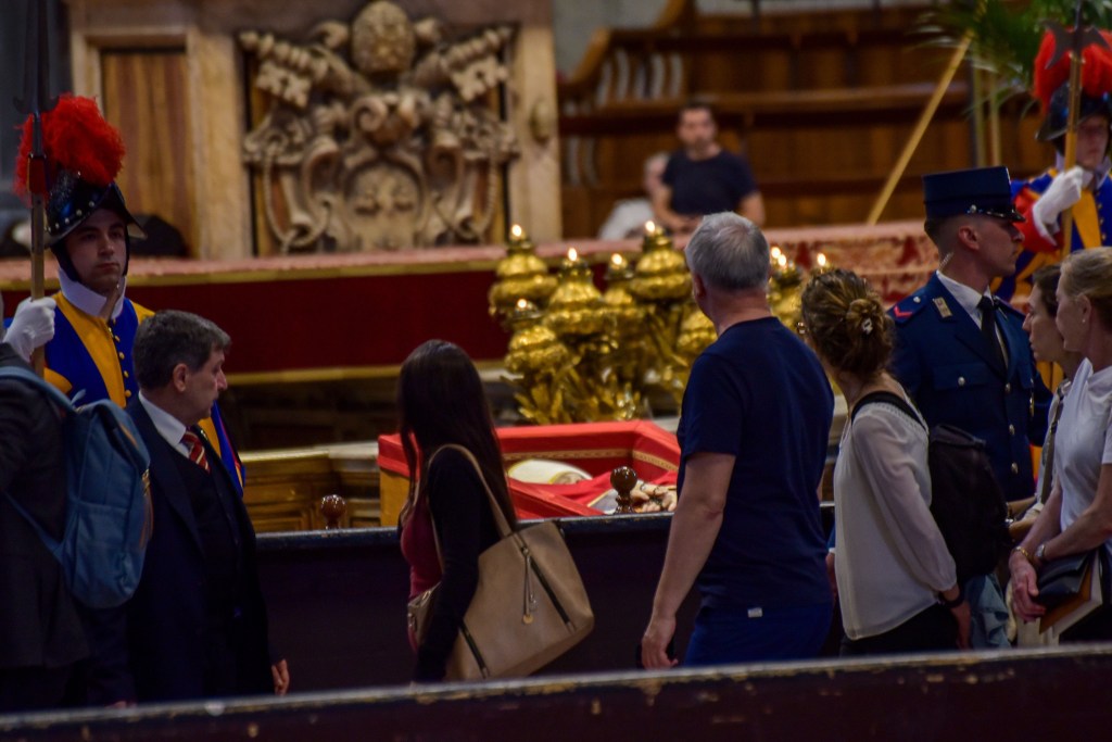 Catholic faithful pay their final respects to Pope Francis as public ...