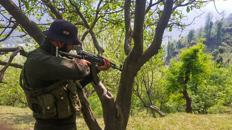 J&K news: Indian Army launches joint operation with SOG in Poonch against terrorists in hiding ...