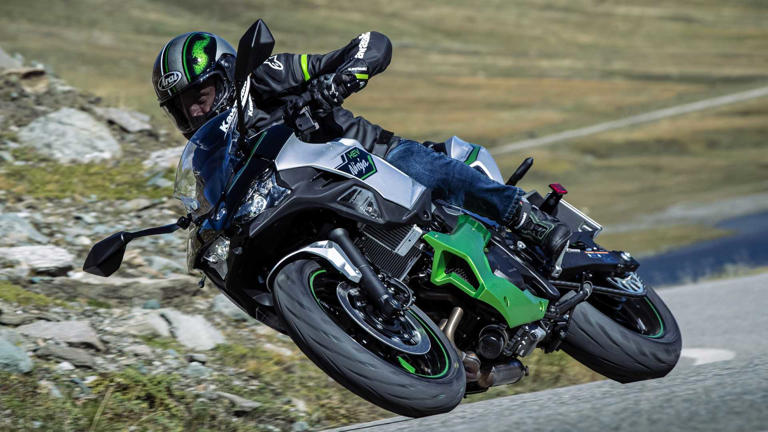 10 New Sports Bikes That Turn Heads In 2025