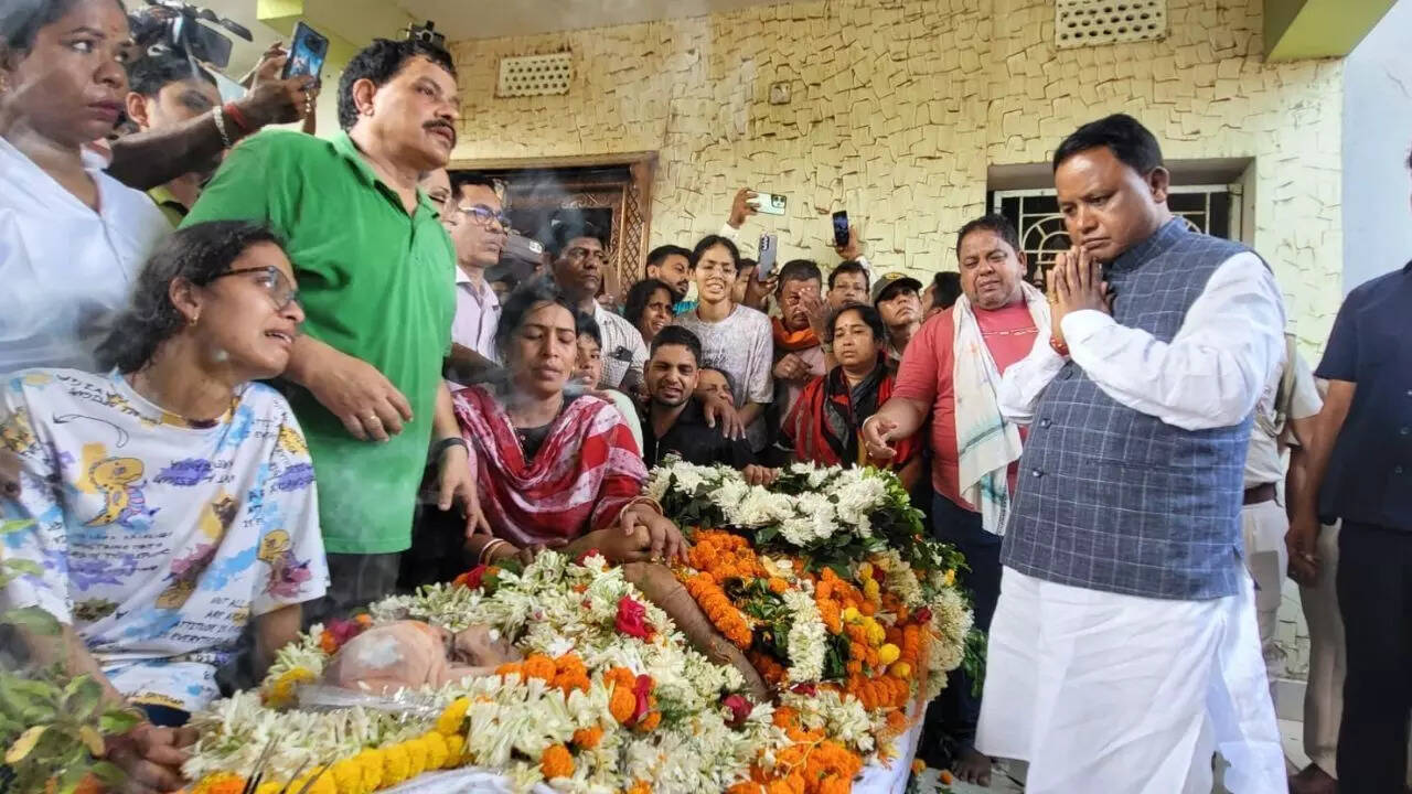 Odisha CM Mohan Charan Majhi announces financial aid, job for family of ...