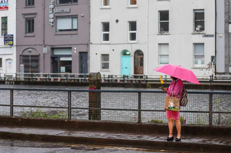 Cork Weather: Expert warns of heavy rain as Met Éireann flag 18C temps ...