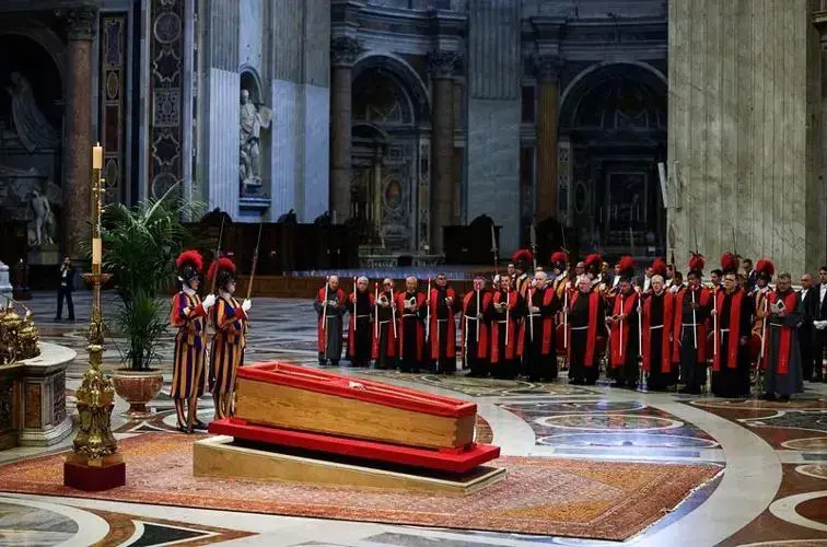 St. Peter’s Basilica reopens to faithful bidding farewell to pope