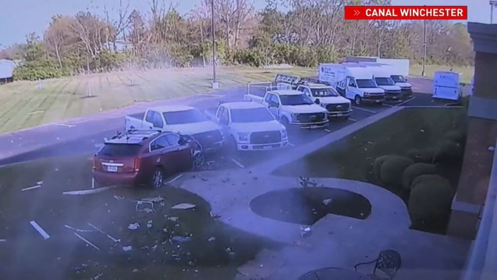 Driver hospitalized after veering off road in Canal Winchester ...