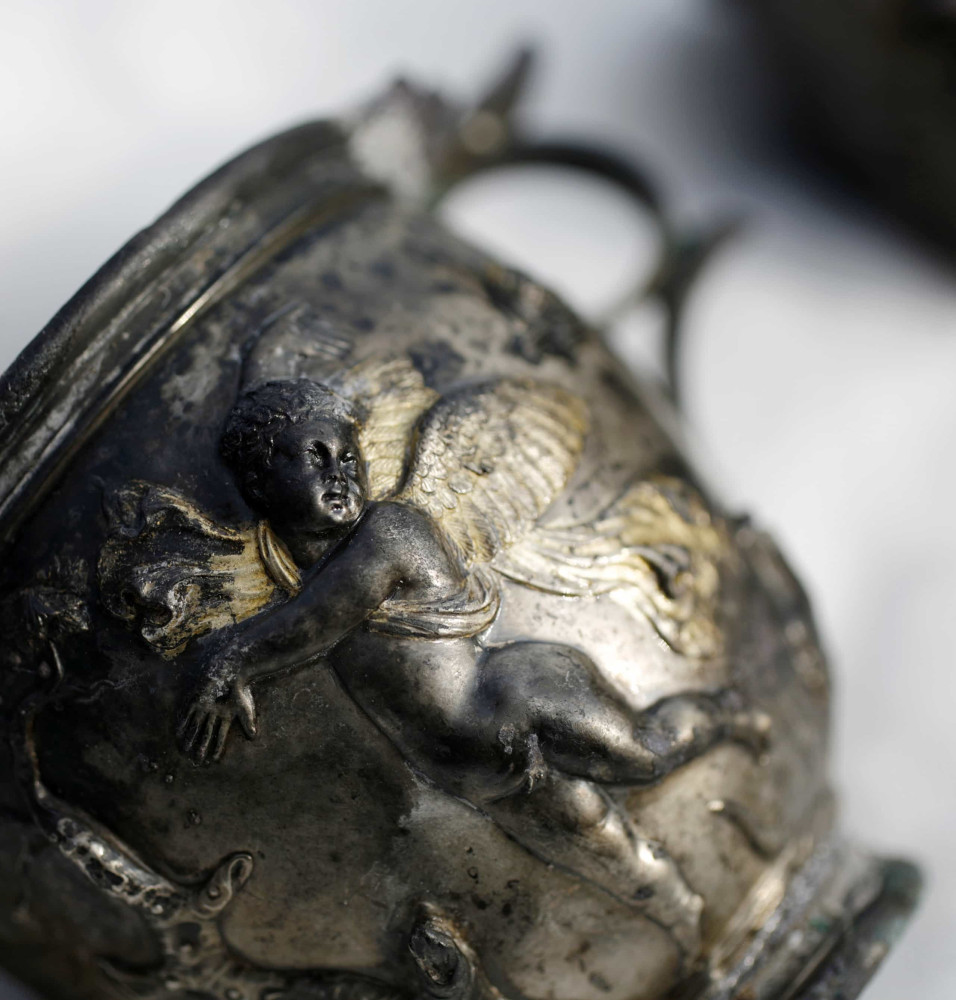 8 types of love to look out for, according to ancient Greeks