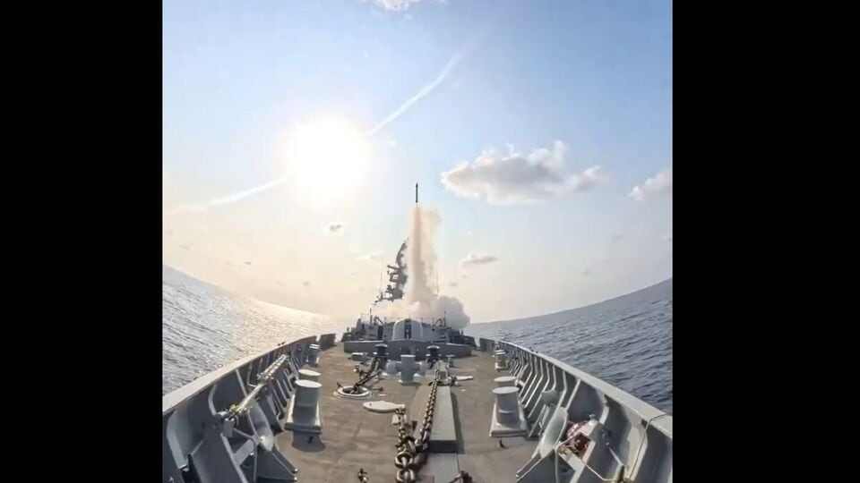Indian Navy test fires air defence missile system in Arabian Sea from ...