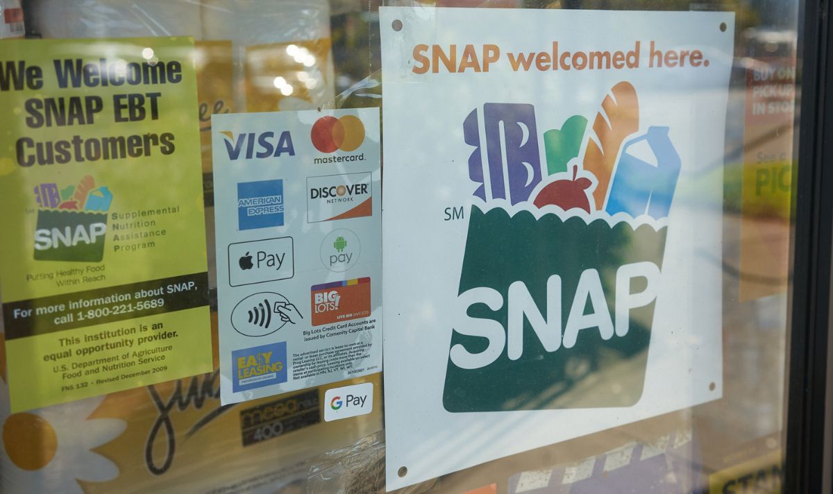 Americans Aren't Being Refunded for SNAP Benefit Theft—That Could Soon ...