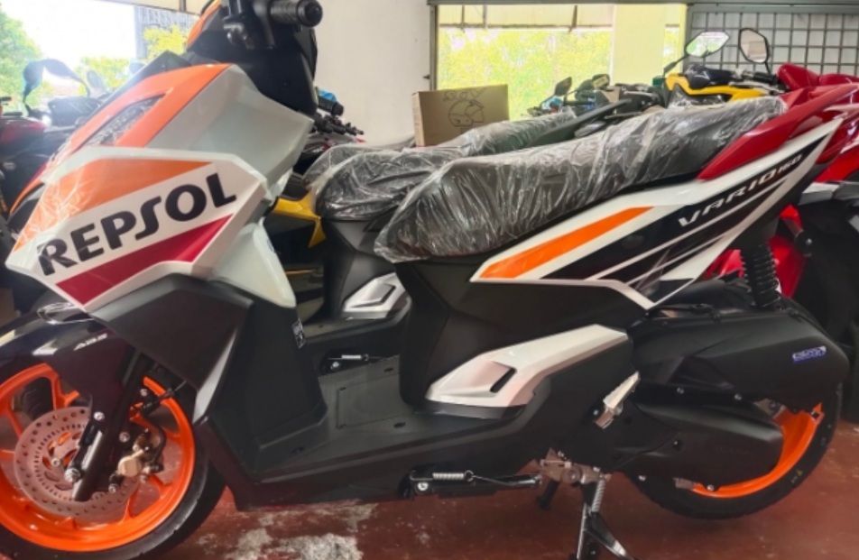 Sudah Ada di Dealer Honda Vario 160 Repsol Edition, Harganya Bikin Kaget
