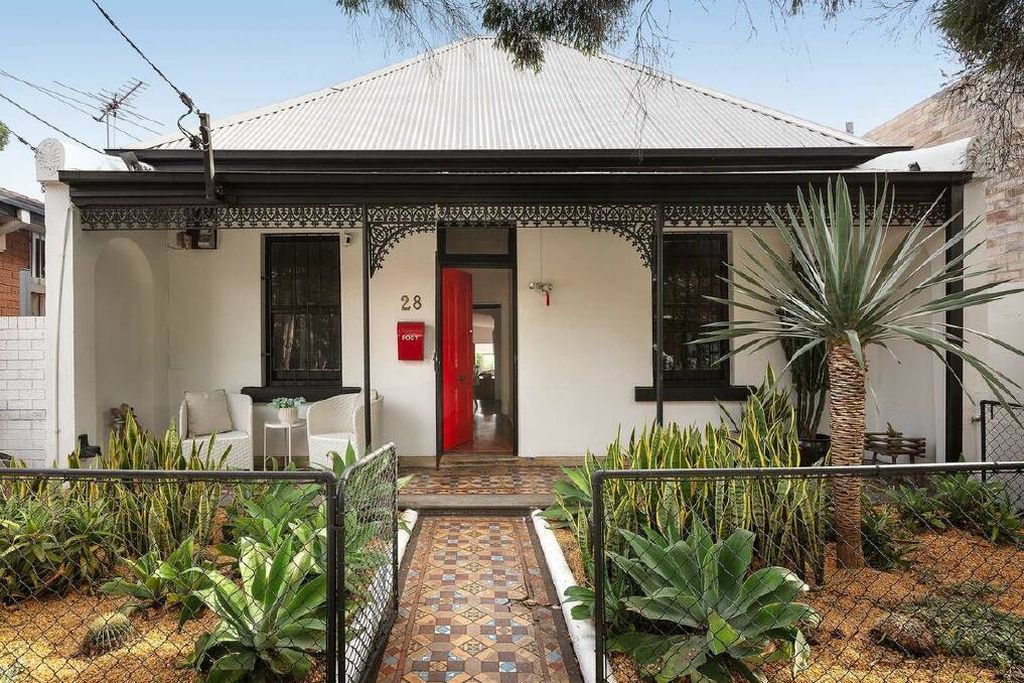 Five must-dos for boosting street appeal before selling