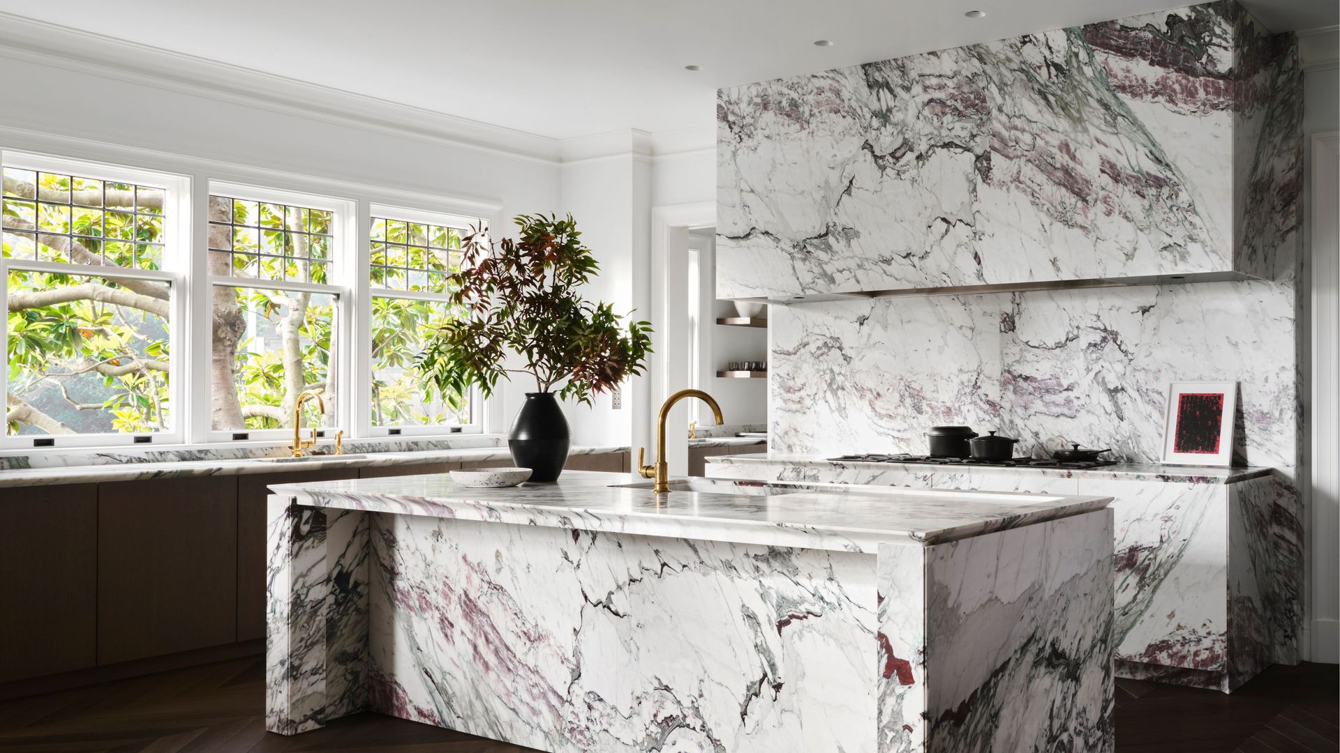 3 Kitchen Stone Trends You'll Want to Copy in 2025 — Experts Highlight ...