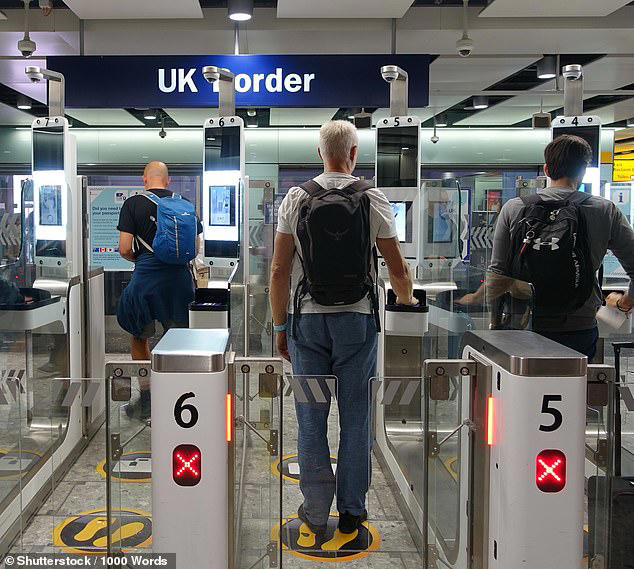 Group of 70 Labour MPs and peers demand 'youth free movement' deal with the EU