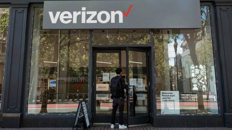 Verizon suffers major loss as customers switch gears
