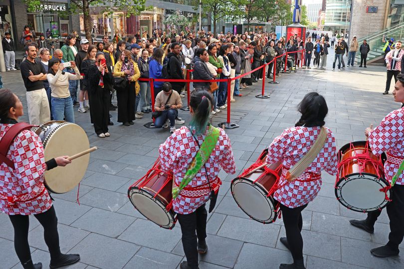 Huge queue spotted in Liverpool city centre as new store arrives