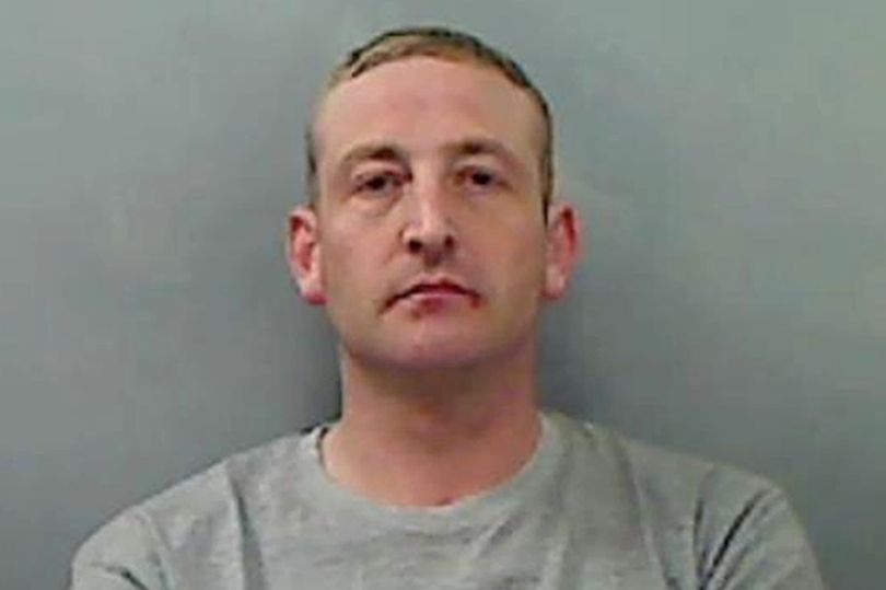 'Pervert' killer who murdered pensioner then called Babestation dies in ...