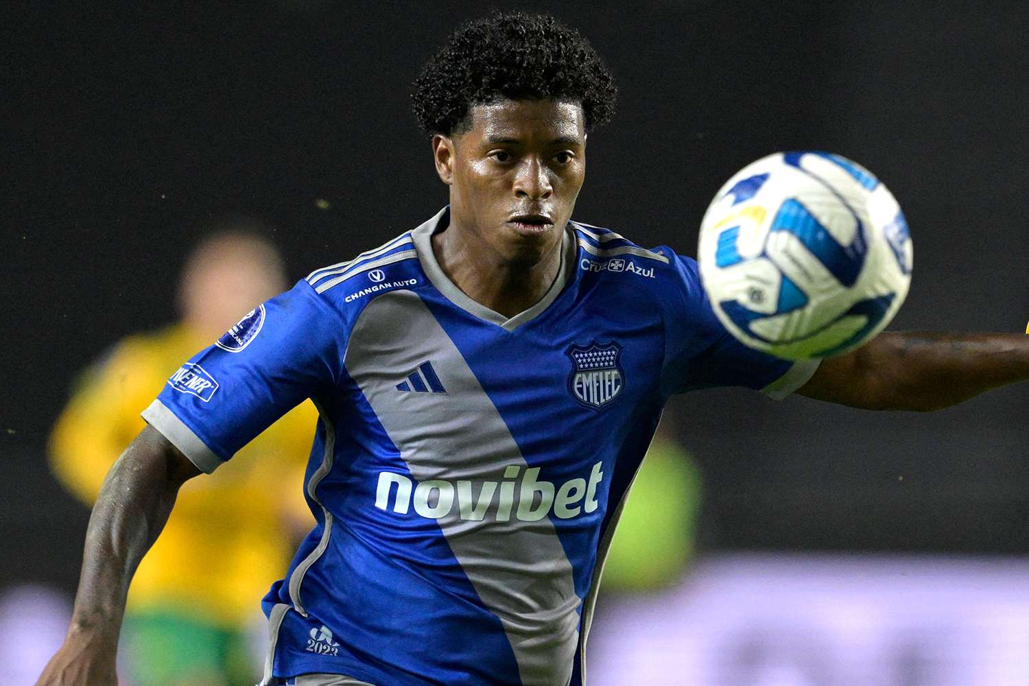 Soccer Player's Wife and 5-Year-Old Daughter Kidnapped by Intruders as ...