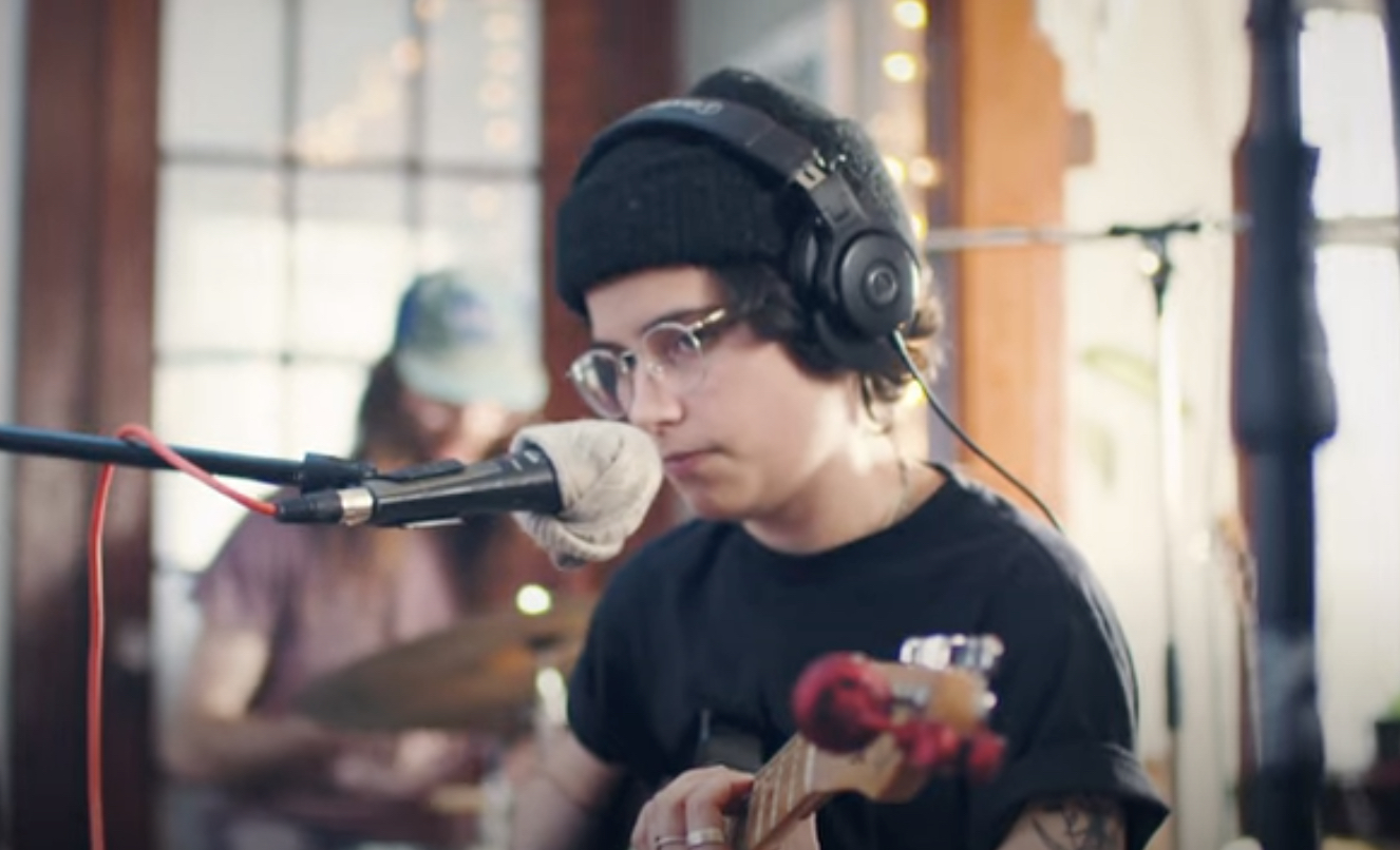 Canadian Singer Cancels U.S. Shows Over Visa Gender Rule