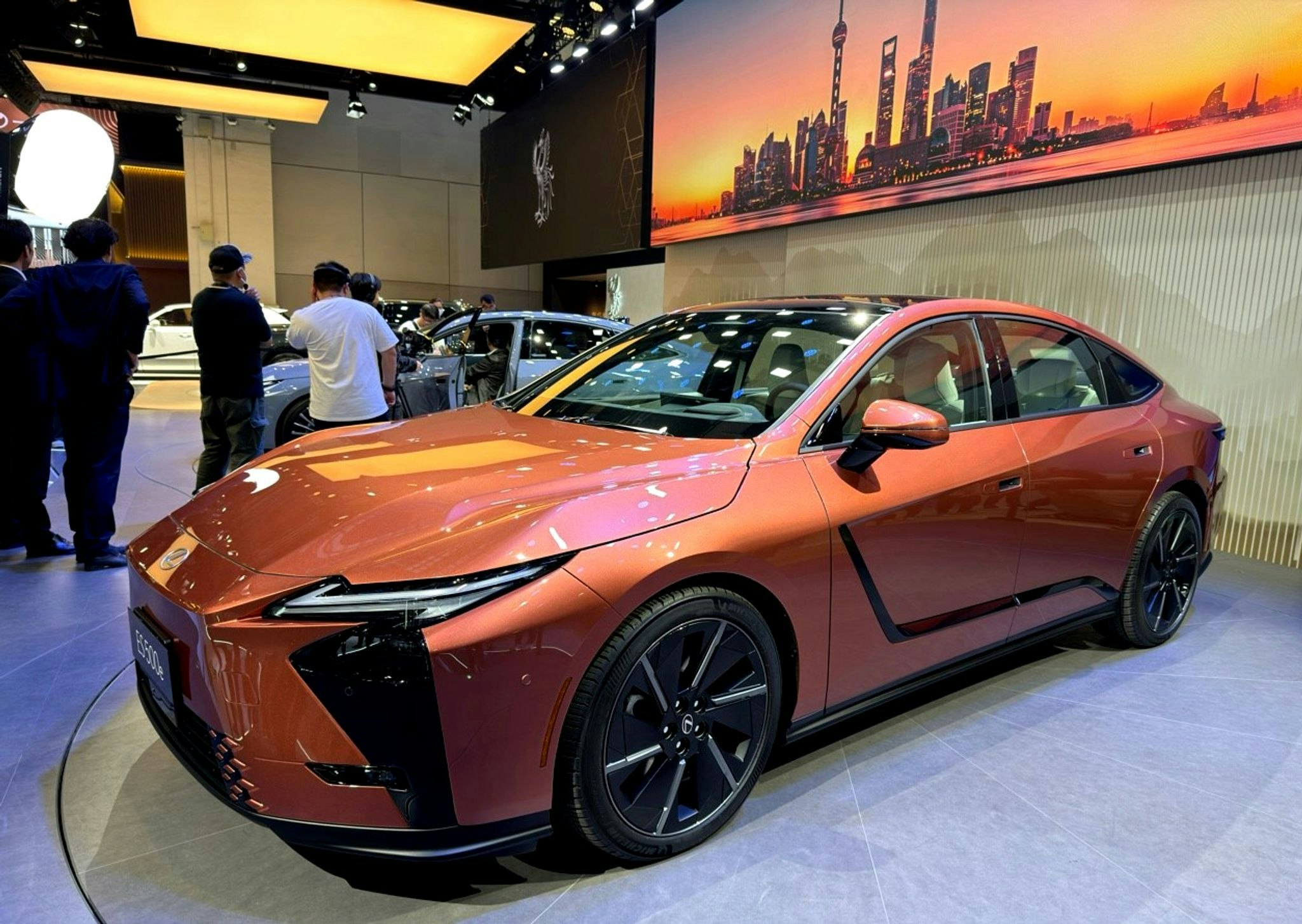 Shanghai Autoshow: Lexus ES wird zum Oberklasse-Stromer