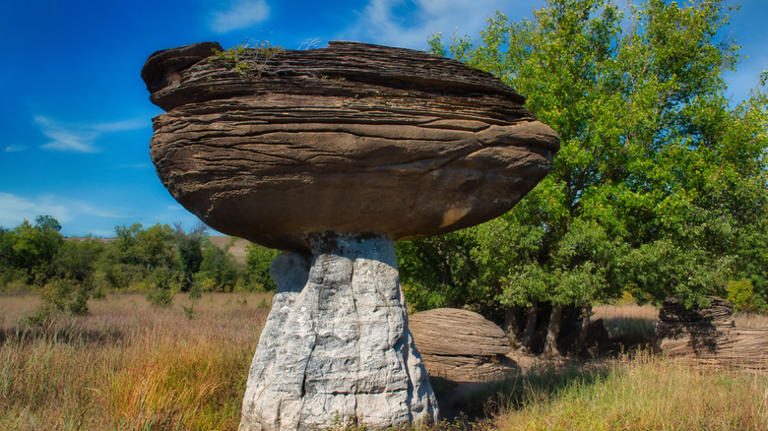 A State Park Hidden In Kansas' Smoky Hills Boasts Scenic Trails Through ...