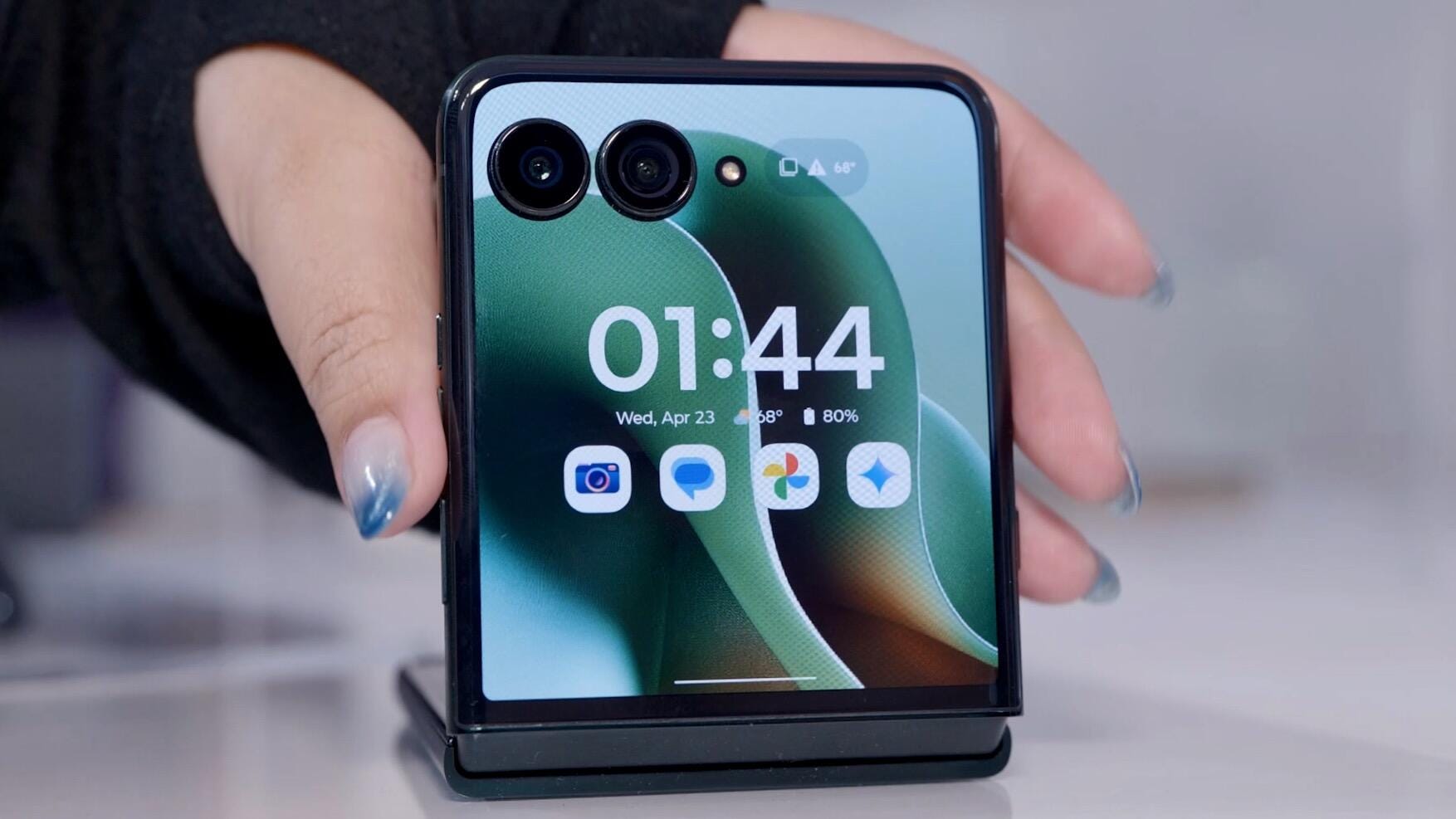 Motorola Razr Ultra Hands-On: A $1,300 Flip Phone in Fashionable Fabric