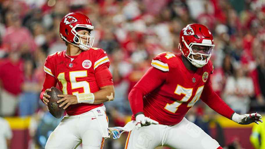 Chiefs' Mahomes on The Offensive Line