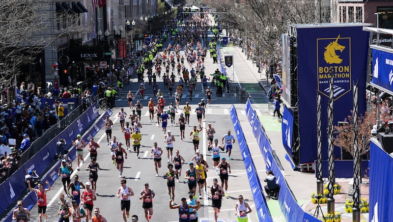 Utah man sets world record at Boston Marathon — dressed as a banana