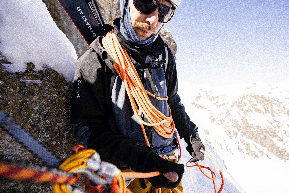 Top Steep Skier Accomplishes Mind-Boggling Feat