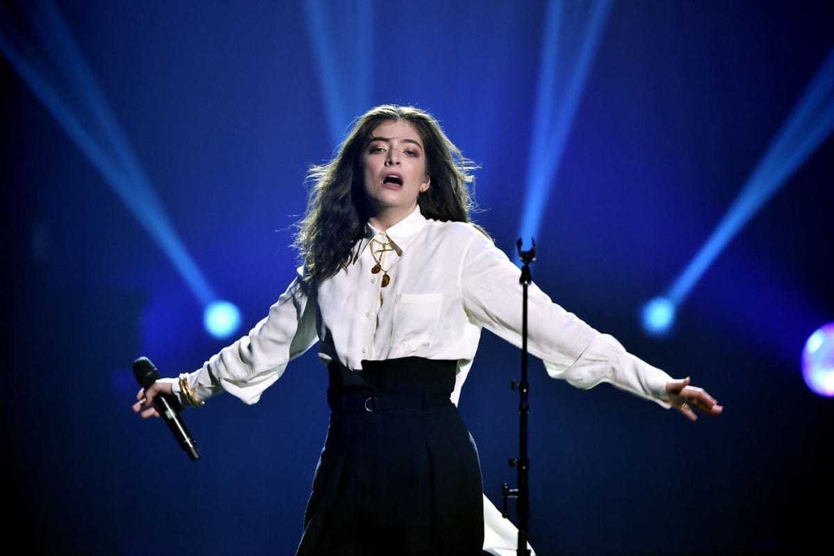Alternative pop star Lorde has returned for her crown on new single ...