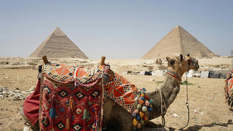 Egypt travel: Pyramids of Giza revamp project hopes to curb congestion ...