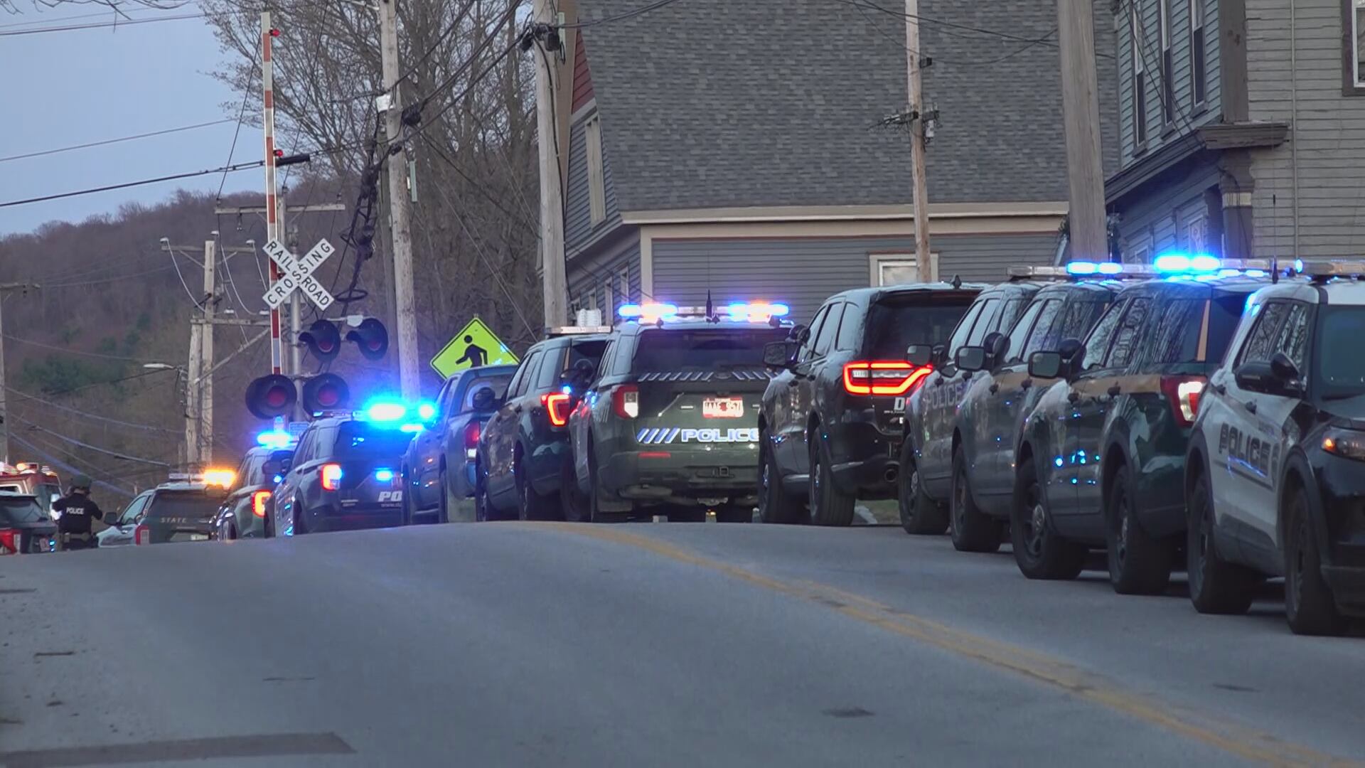 Police officer shot while responding to Vermont fire