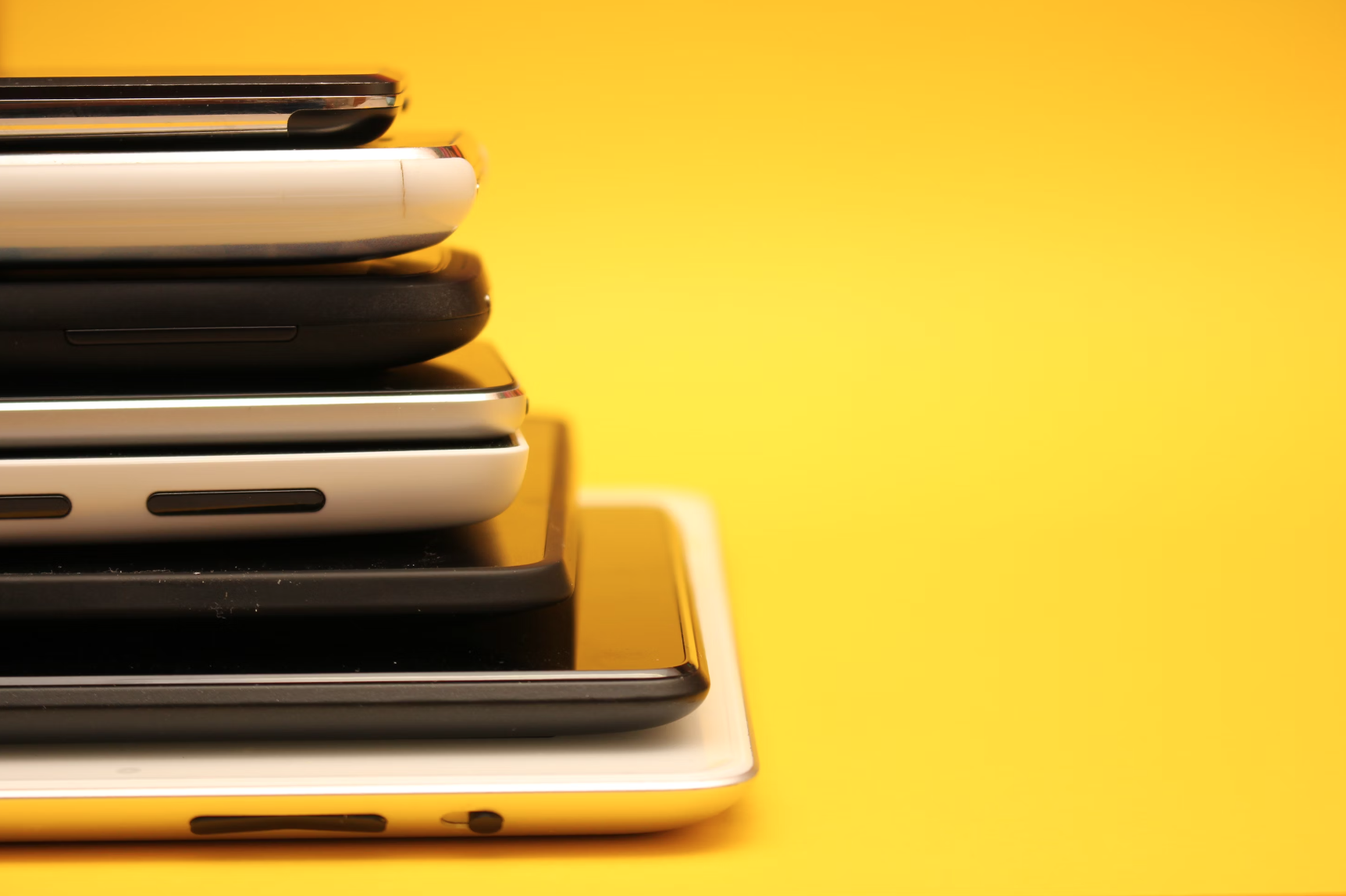 The EU is putting repairability rating labels on phones and tablets in June