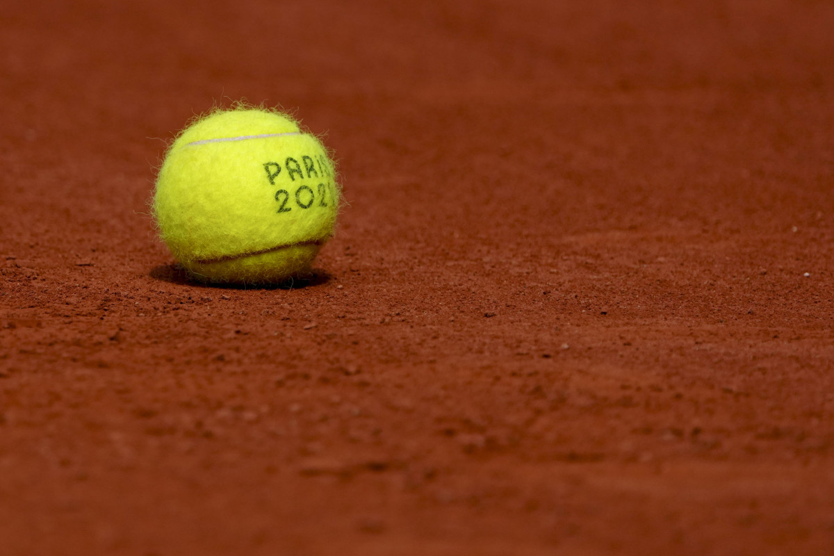 Scary Ball-Girl Moment Pauses ATP Match At The Madrid Open