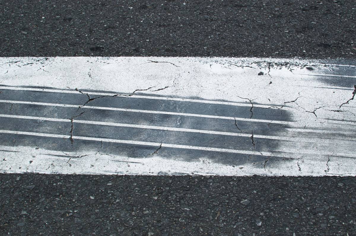 Circulação no IC19 retomada após acidente entre 3 carros