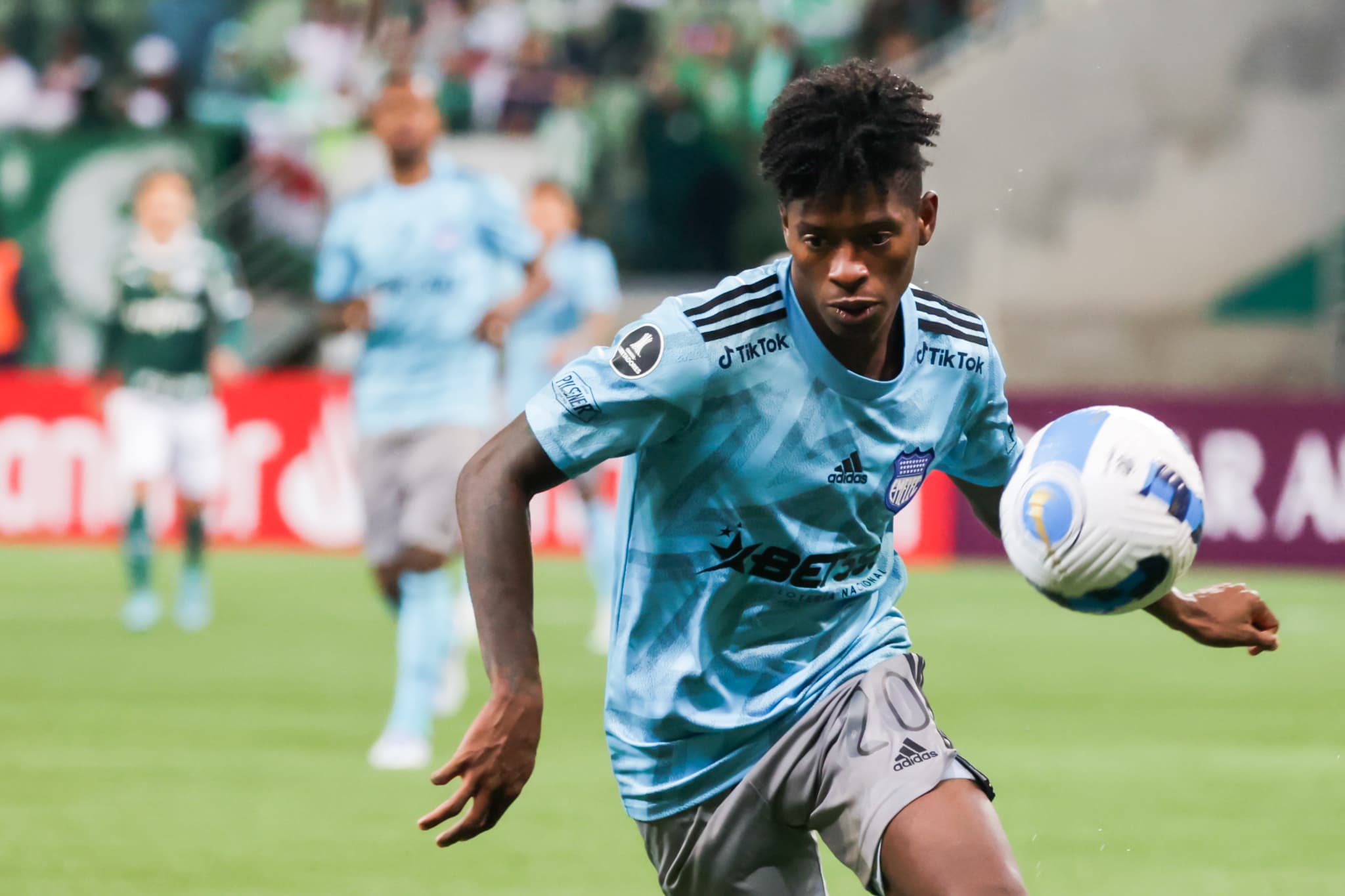 Équateur: la femme et le fils d'un footballeur de première division ...